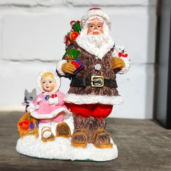 Holiday | Eskimo Santa Figurine In Excellent Condition | Poshmark